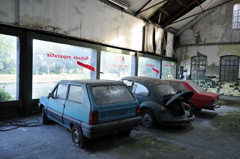 garage en barrage - Verlaten Verleden